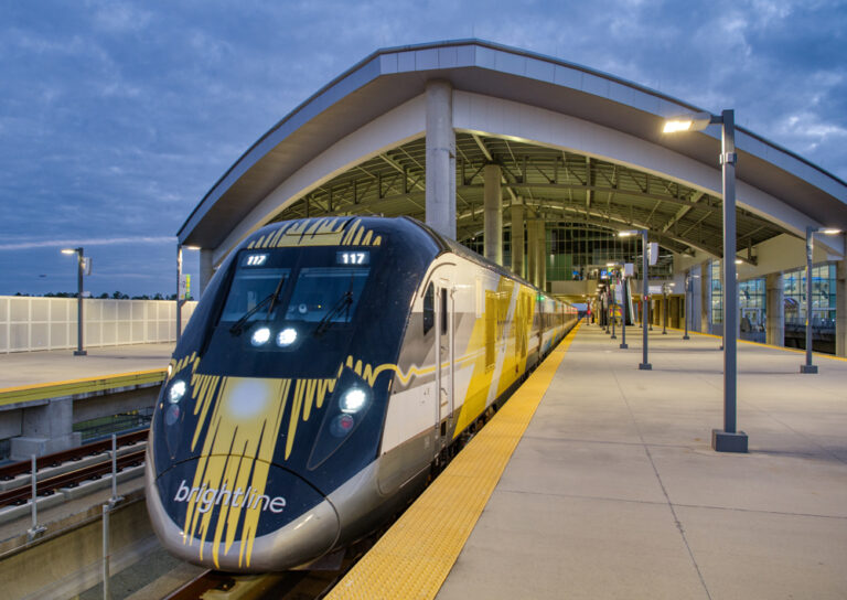 HNTB wins 2025 ACEC Florida Grand Conceptor Award for Brightline East ...