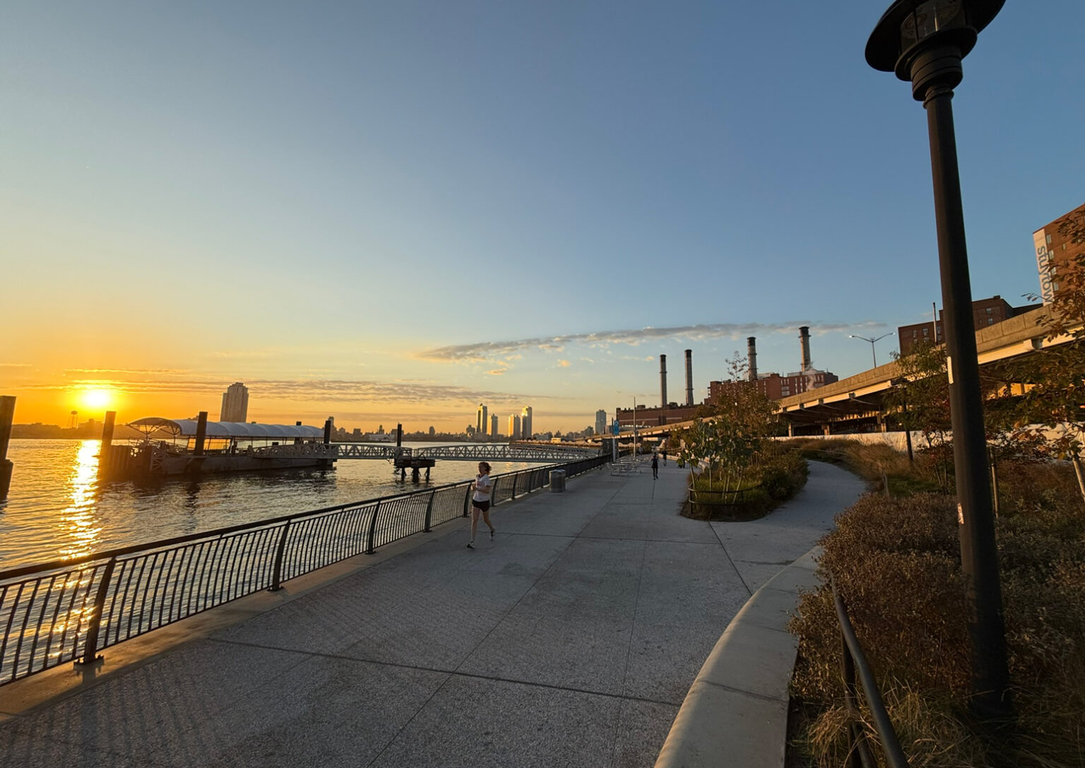 East Side Coastal Resiliency - HNTB