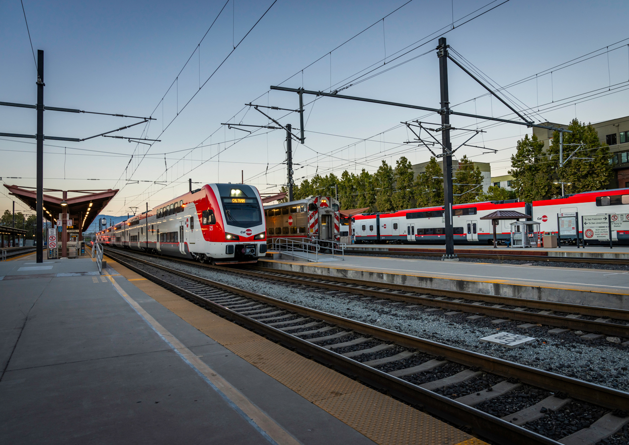 Improving performance & sustainability through electric locomotives